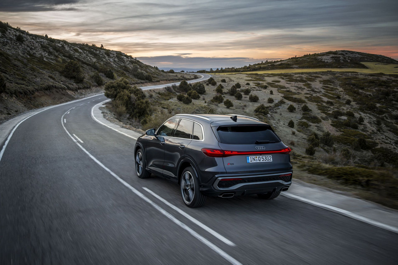 Experience the Refined Power of the 2025 Audi Q5 | Audi Midtown Toronto